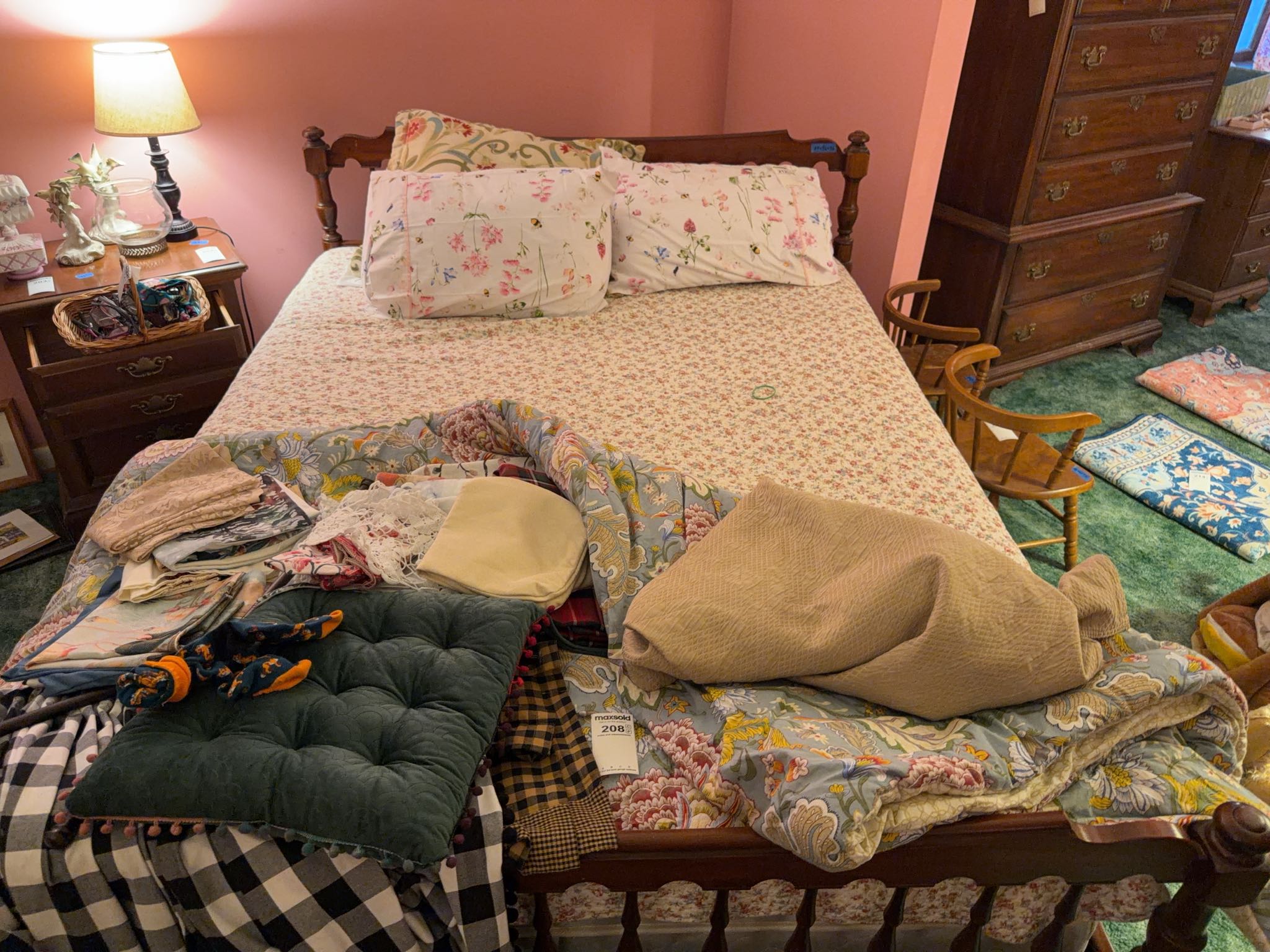 Assorted bedding, shams, curtains, linens | Maxsold