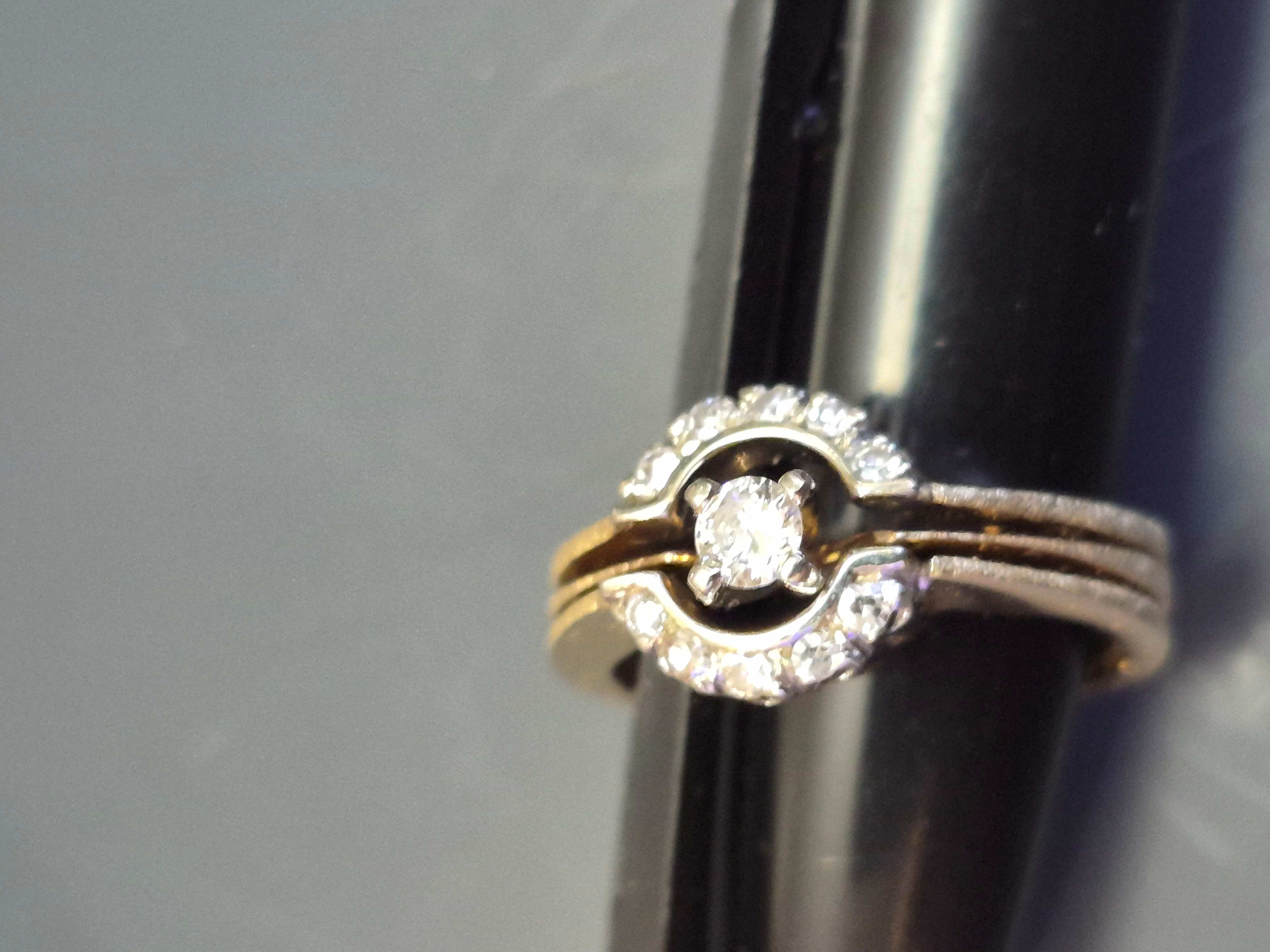 14 KT Yellow Gold Diamond Split Shank Ring | Maxsold