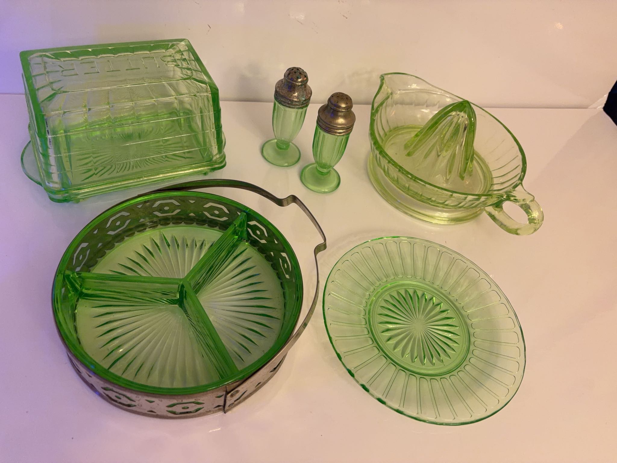 Green uranium glass serveware set | Maxsold